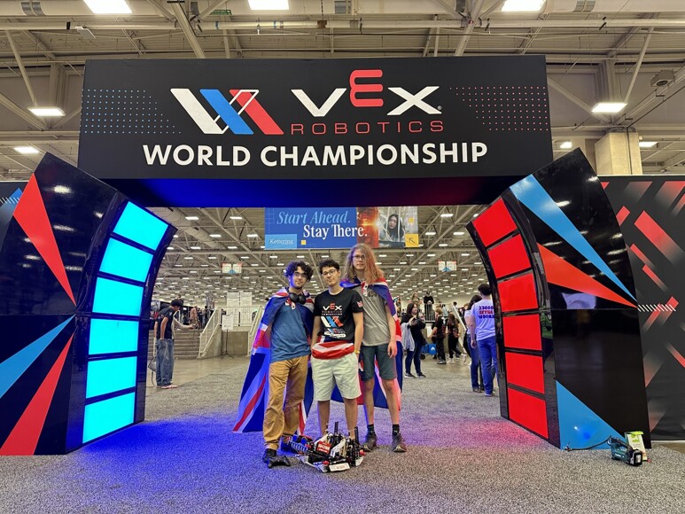 Team ATORE - first day at the VEX world championships - Latest News ...